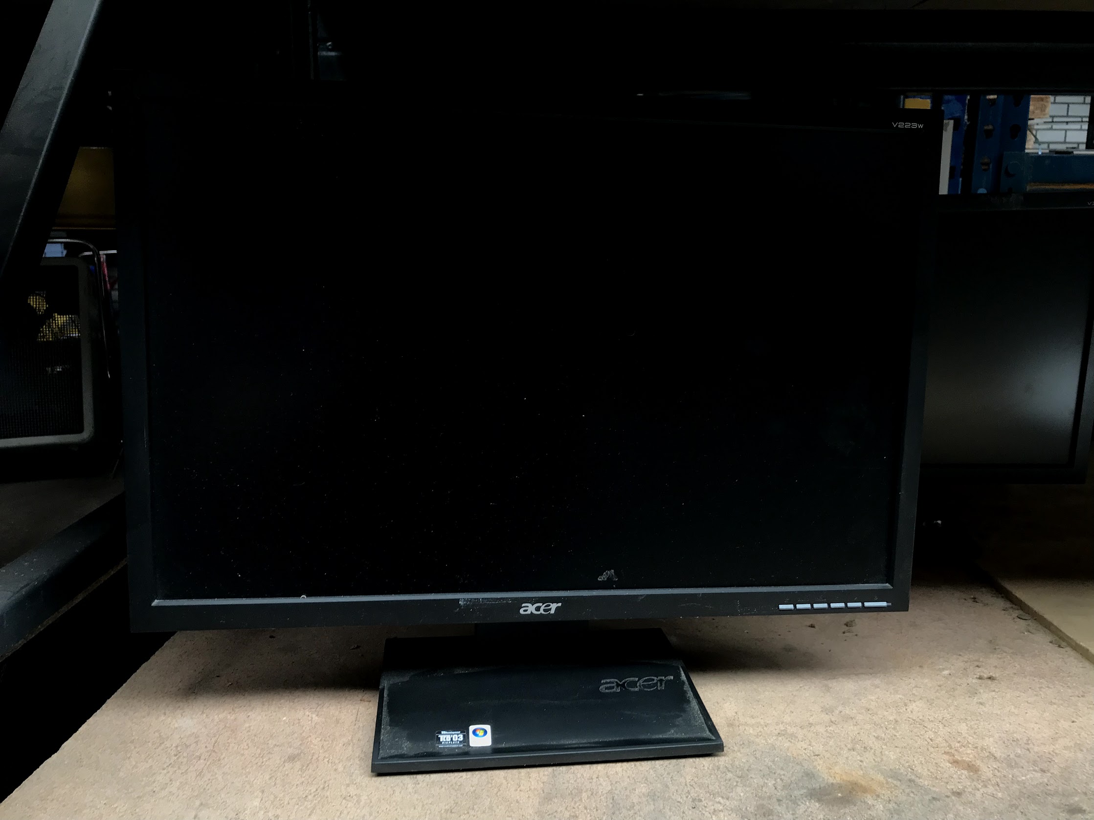 ACER V223W